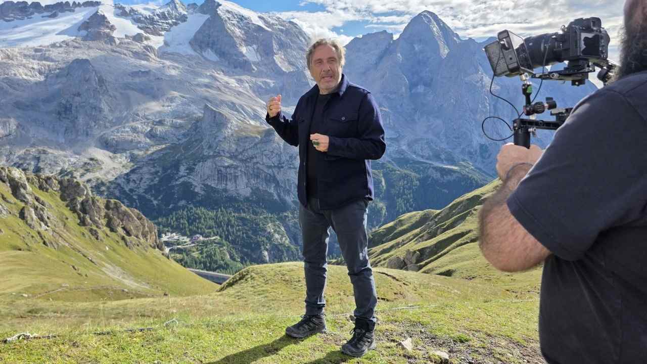 Mario Tozzi: "Caro Sapiens, la Terra ti scrive per ricordarti che non ...